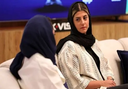 عکس جدید مهسا طهماسبی از دخترش لئا در روز بارانی تهران