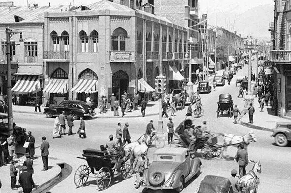تاکسیهای فرودگاه مهرآباد در تهران قدیم عکس